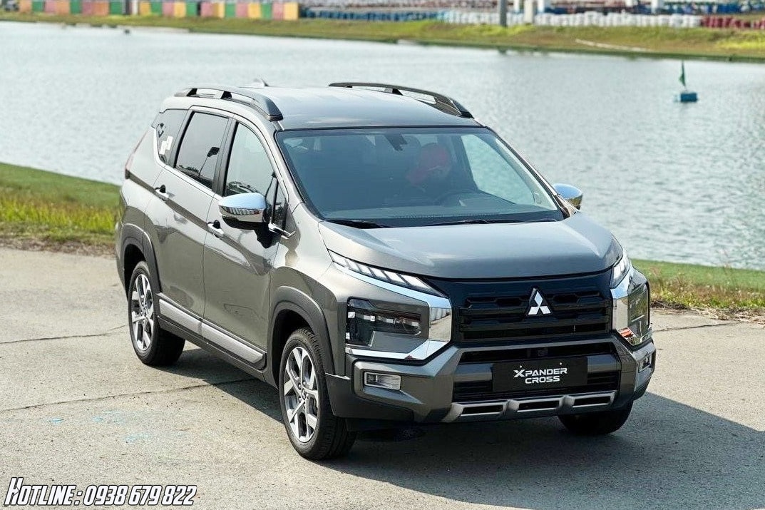 Giá lăn bánh Xpander Cross tháng 03/2025: Ưu đãi đến 76 triệu cho xe ...