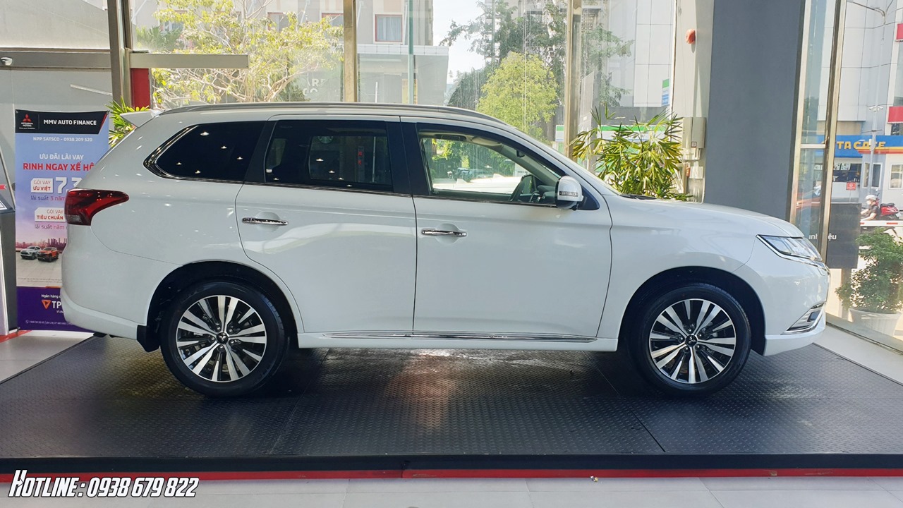 Giá xe Mitsubishi Outlander 2024 lăn bánh và khuyến mãi tháng 5/2024